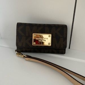 Michael Kors Accessories | Phone Case Wallet | Poshmark